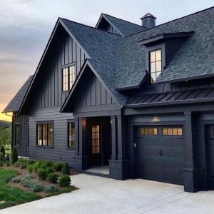 25 Striking Black Modern Homes That Make a Statement